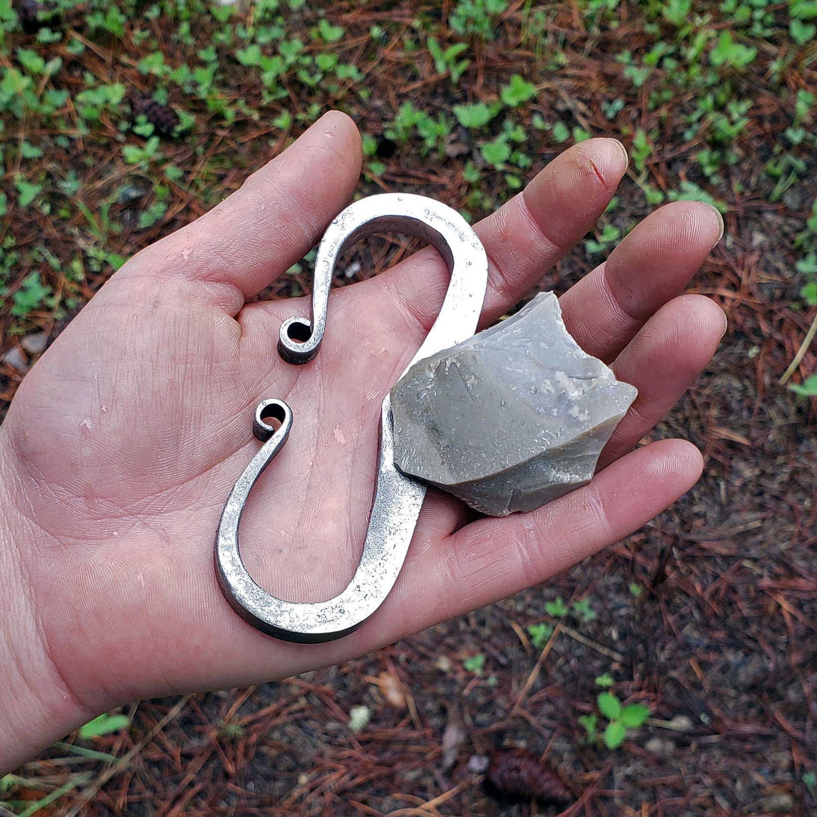 Traditional Flint & Steel [Starter Kit] Striker, Flint and Charcloth ...